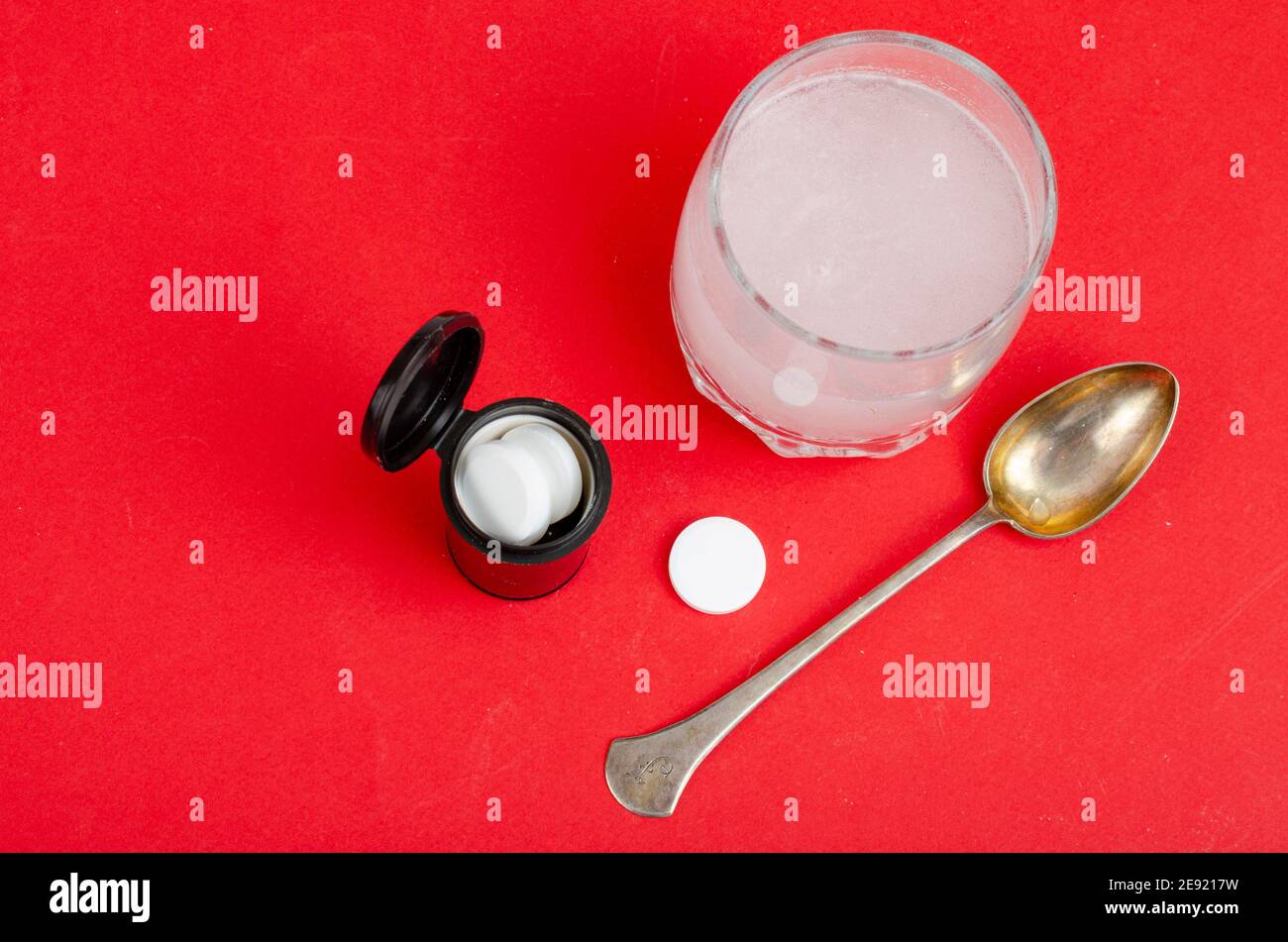 Round effervescent tablets hi-res stock photography and images - Alamy