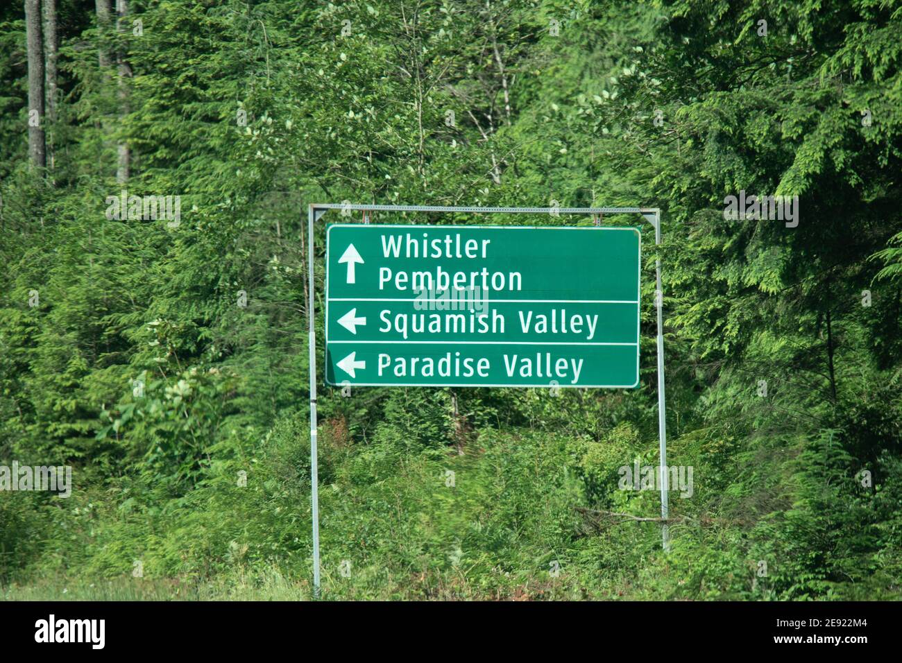 Squamish road sign hi-res stock photography and images - Alamy