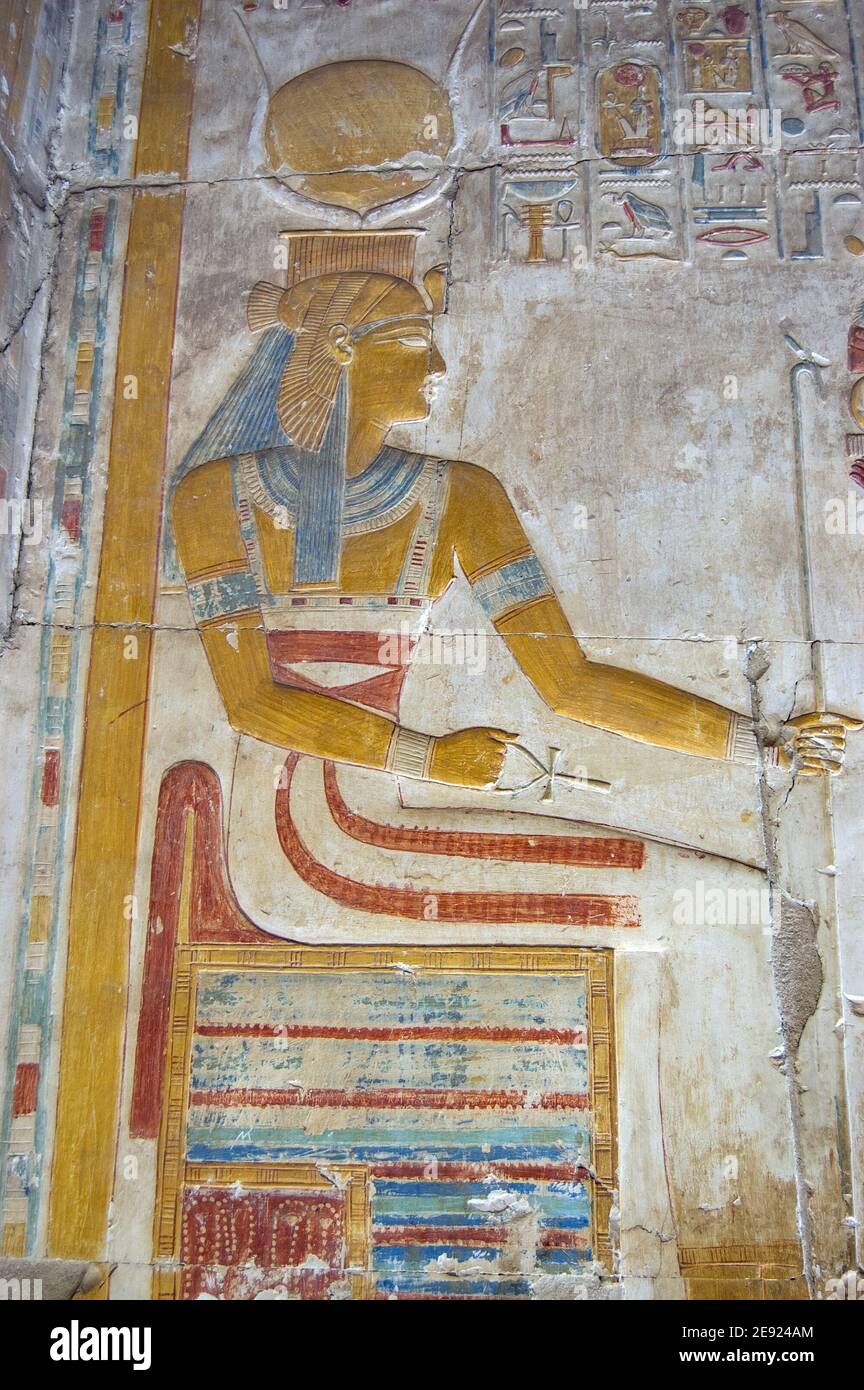 Ancient egyptian relief carving hi-res stock photography and images - Alamy