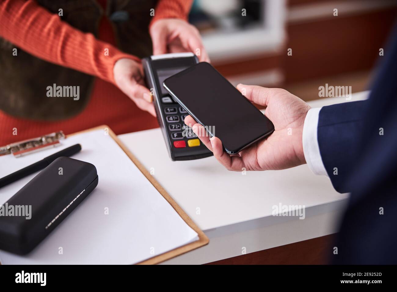 Making a payment hi-res stock photography and images - Alamy