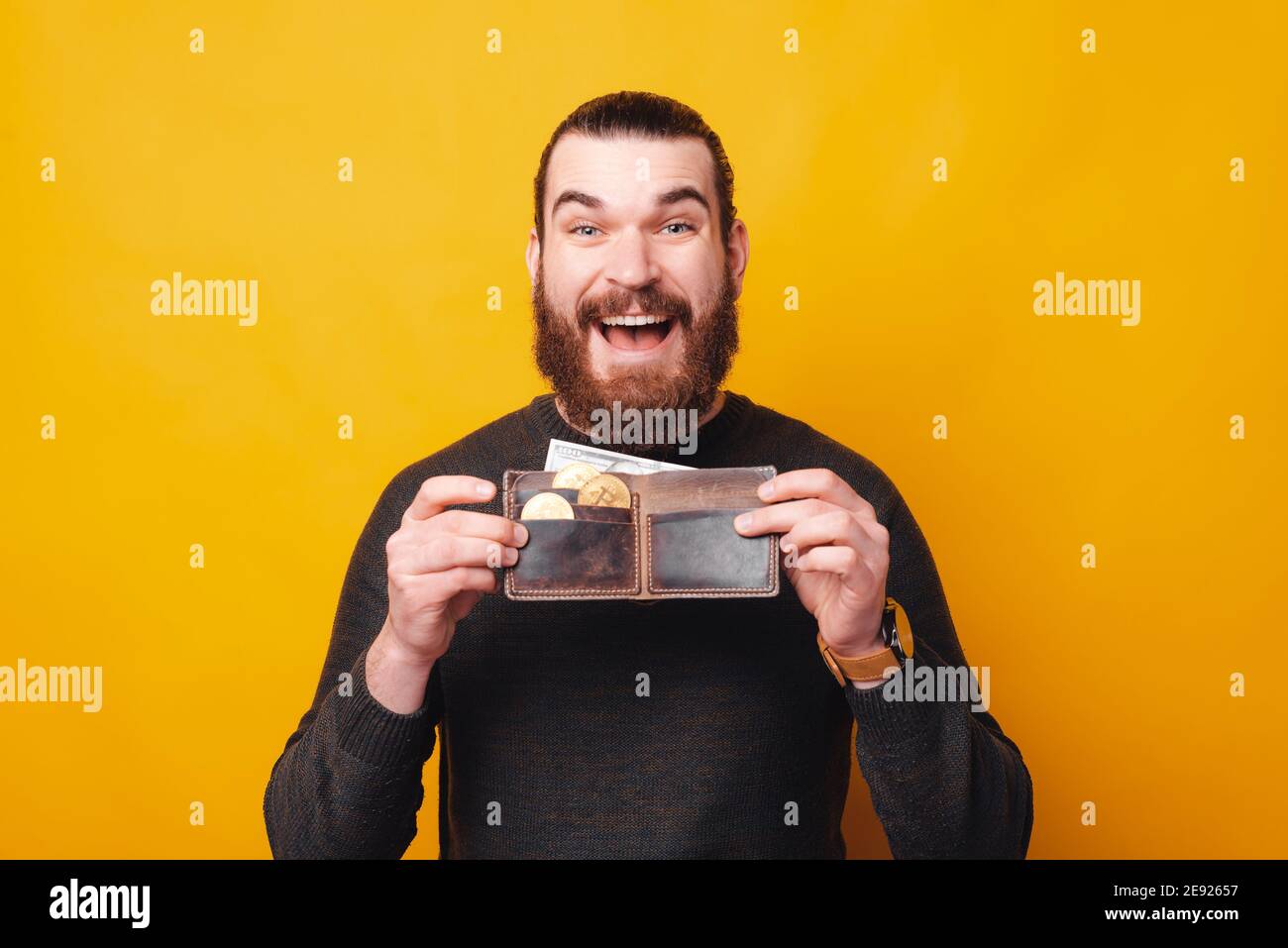 Digital banking cartoon hi-res stock photography and images - Alamy