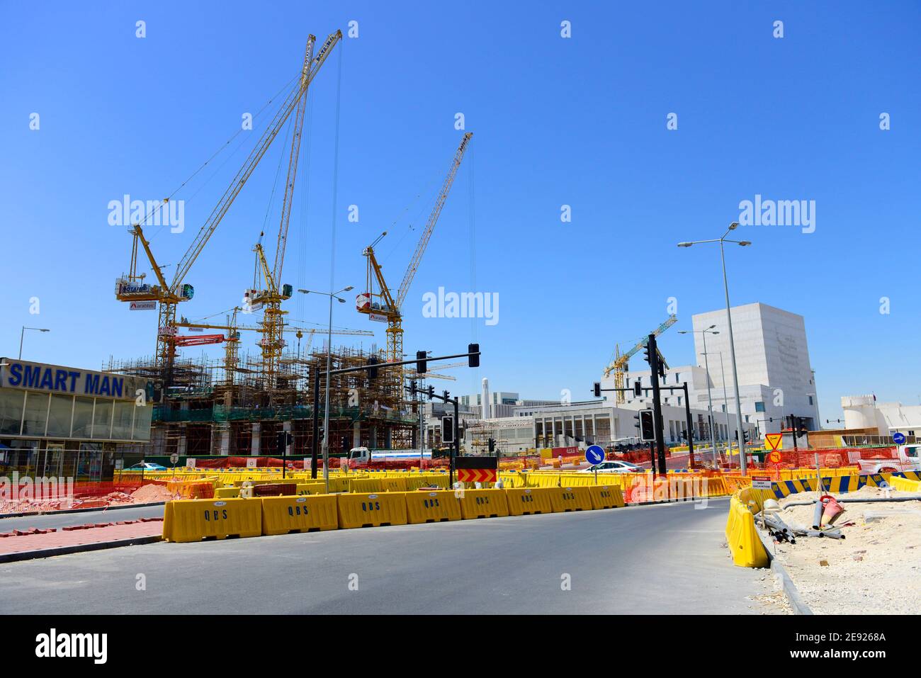 Construction in doha towards hi-res stock photography and images - Alamy