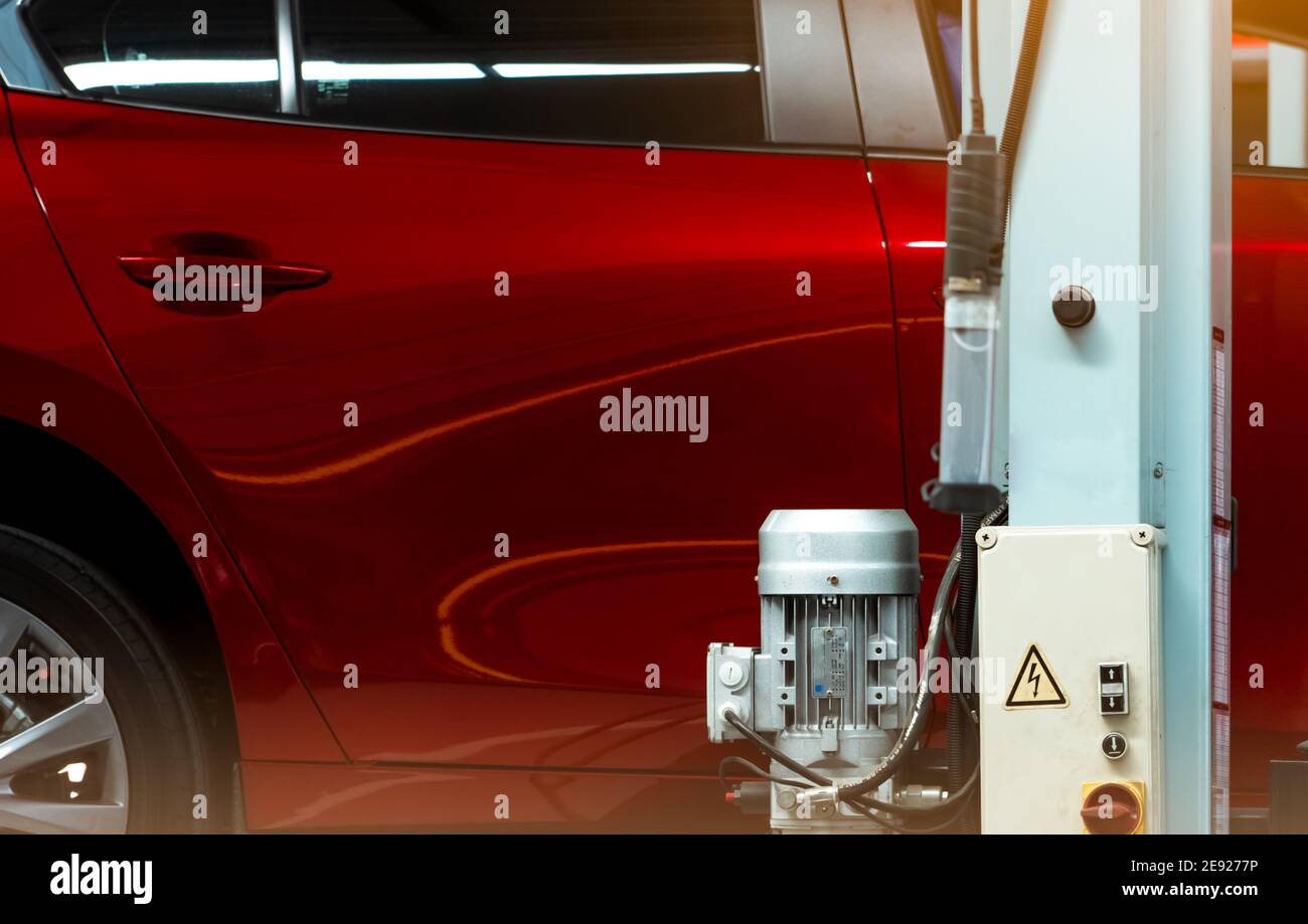 Very shiny car hi-res stock photography and images - Alamy