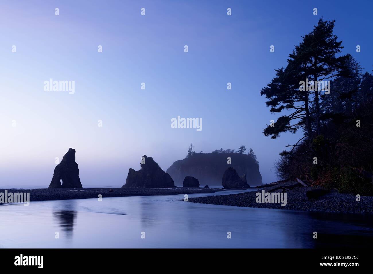 Coastal sea stacks hi-res stock photography and images - Alamy