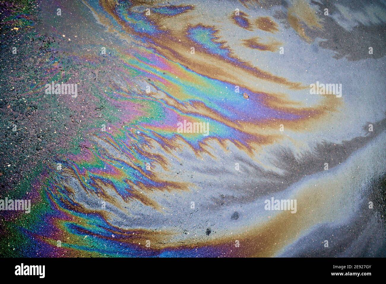 Oil leak under car hi-res stock photography and images - Alamy