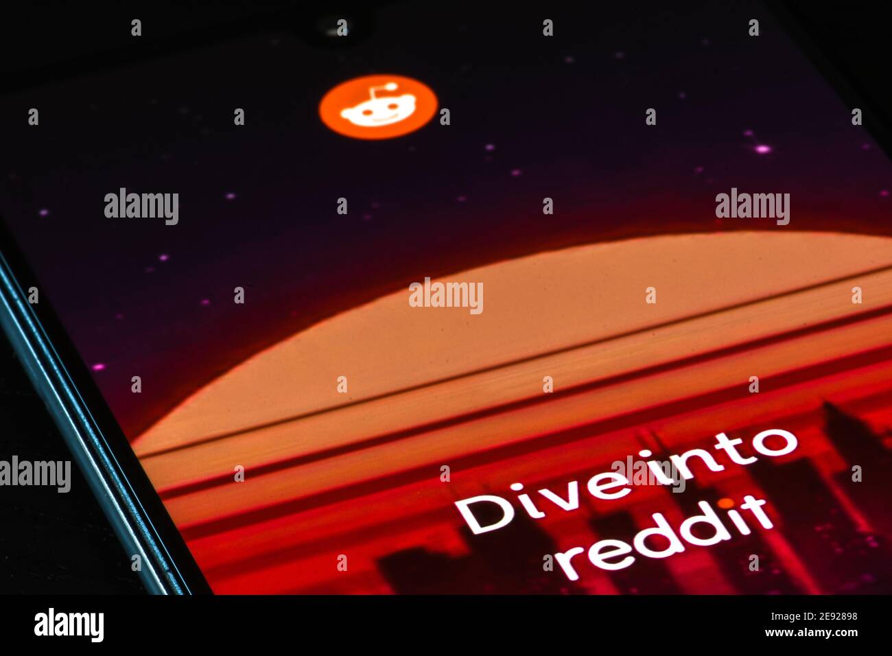 Reddit app icon hi-res stock photography and images - Alamy