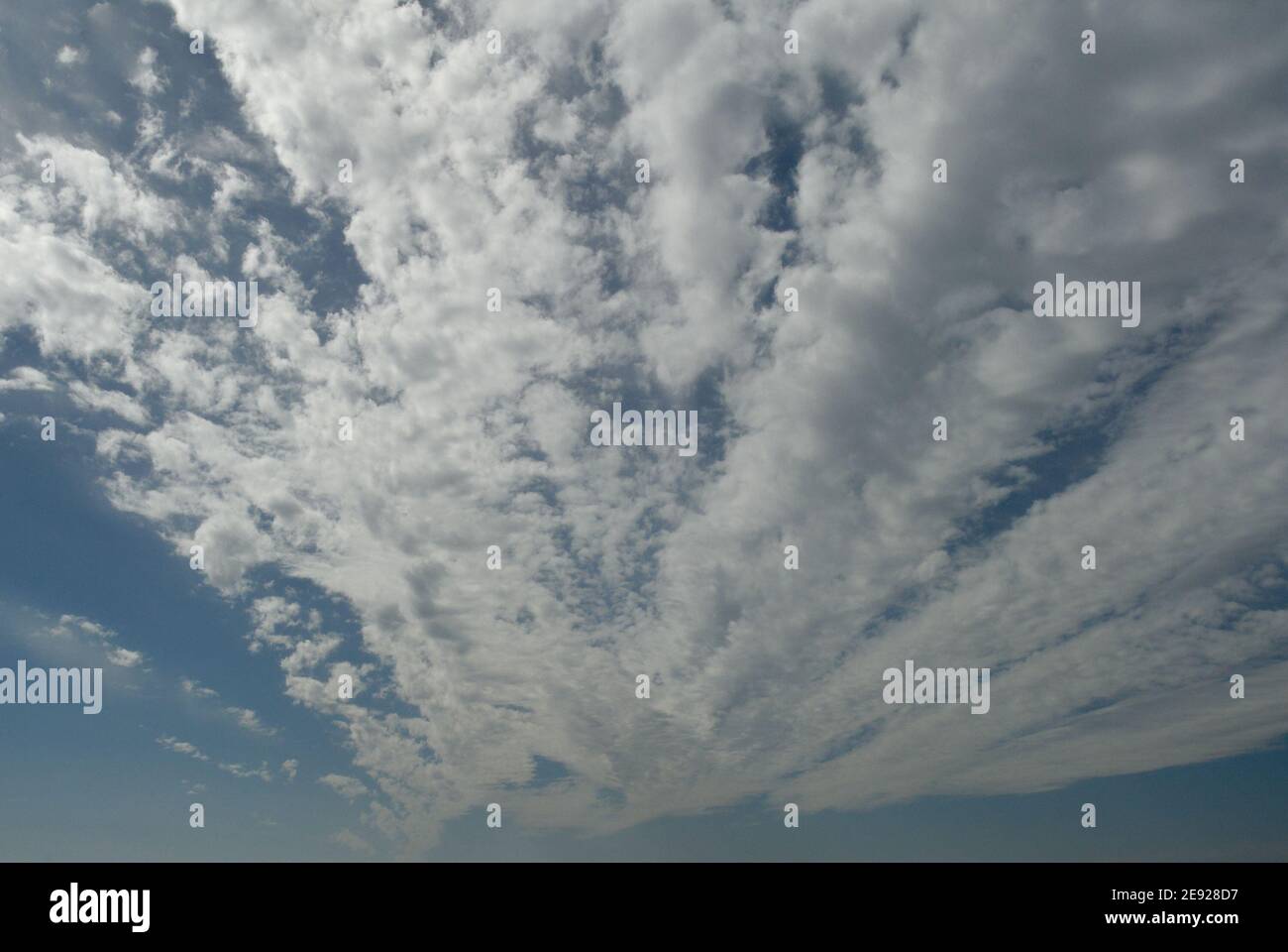 Dramatic White Cloud Streaming Backgrounds. These are beautiful ...