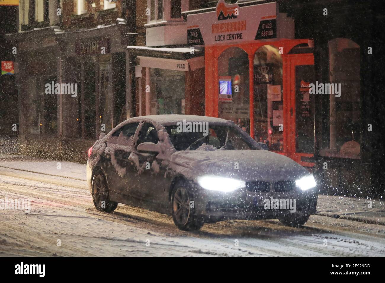 Stranding pose hi-res stock photography and images - Alamy