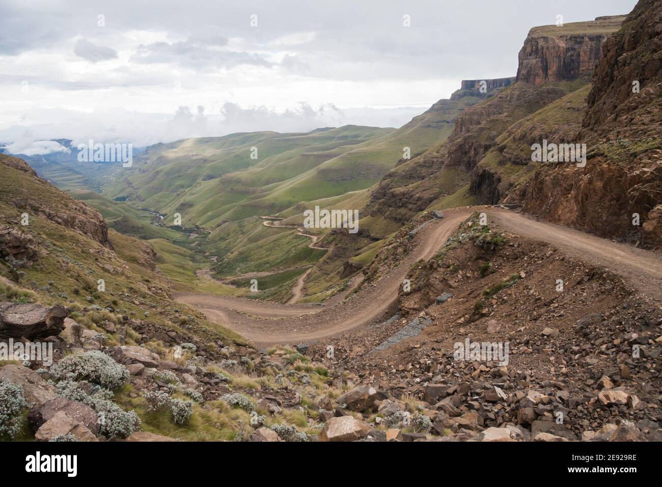 South africa border post lesotho hi-res stock photography and images ...