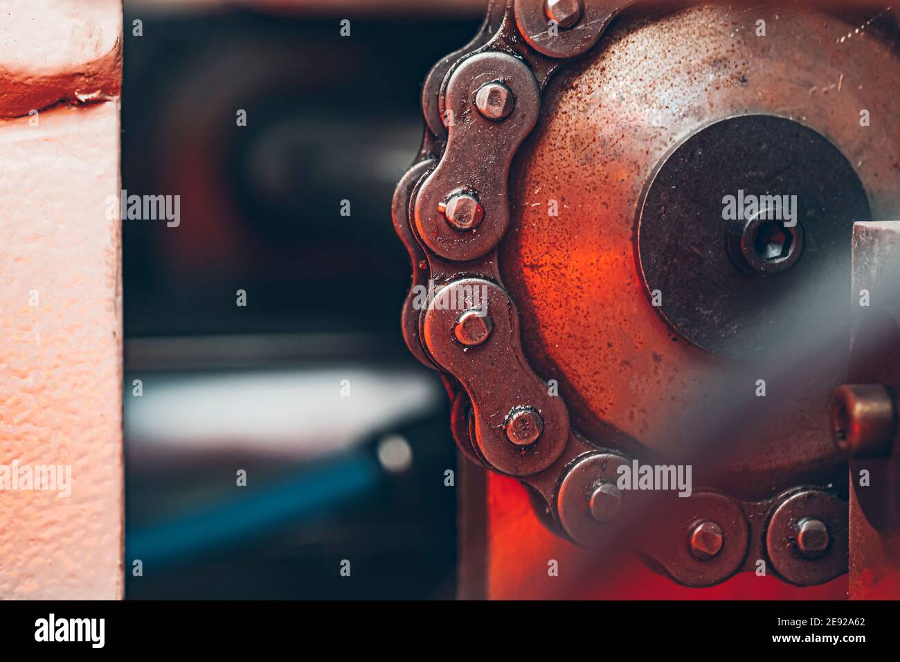 Metal chain of conveyor belt on production line on cable factory Stock ...