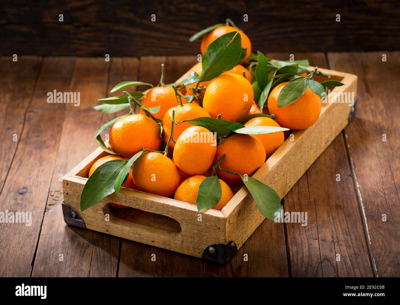 Box mandarin oranges hi-res stock photography and images - Alamy