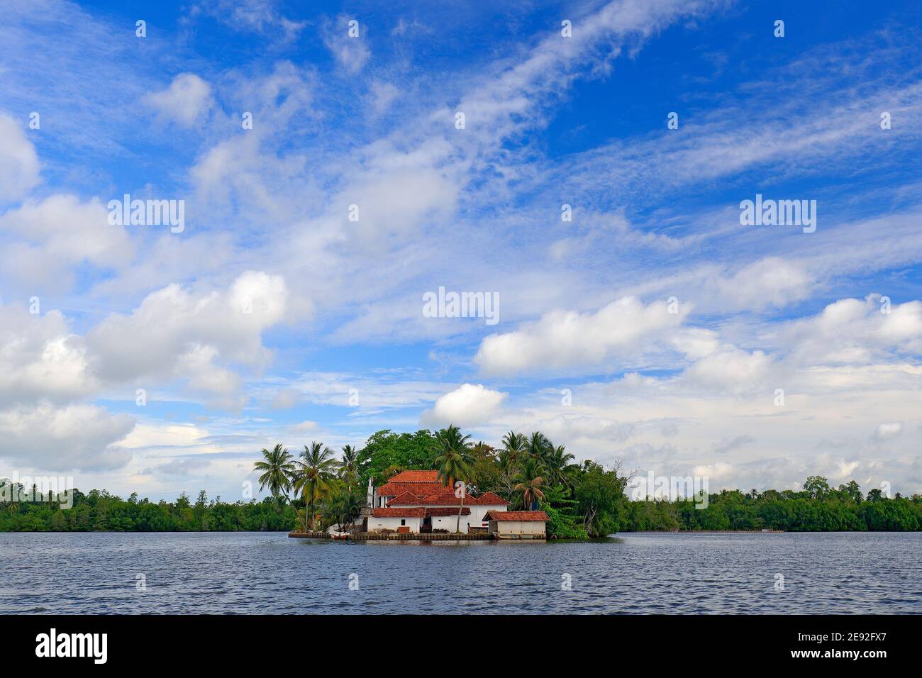 Bentota sri lanka temple hi-res stock photography and images - Alamy