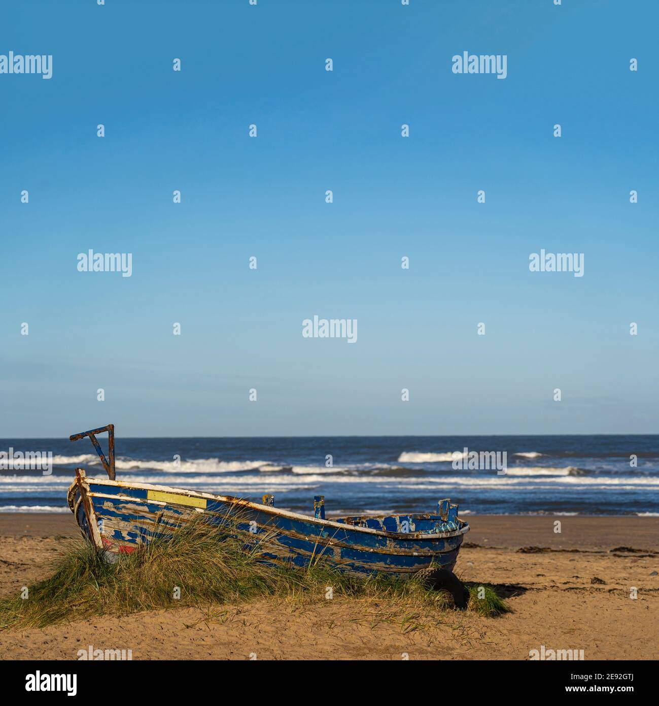 cobble fishing boats on a beach Stock Photo - Alamy