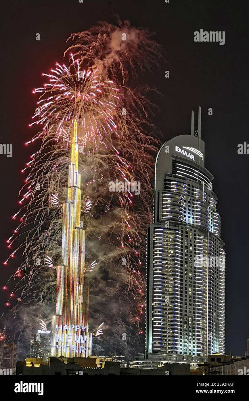 Burj khalifa tower dubai fireworks hi-res stock photography and images ...