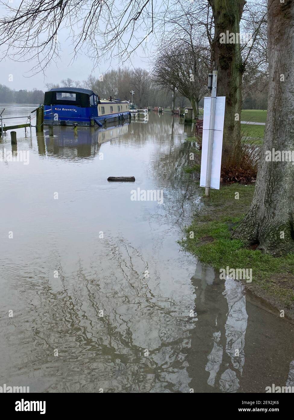 Marlow flooding hi-res stock photography and images - Alamy