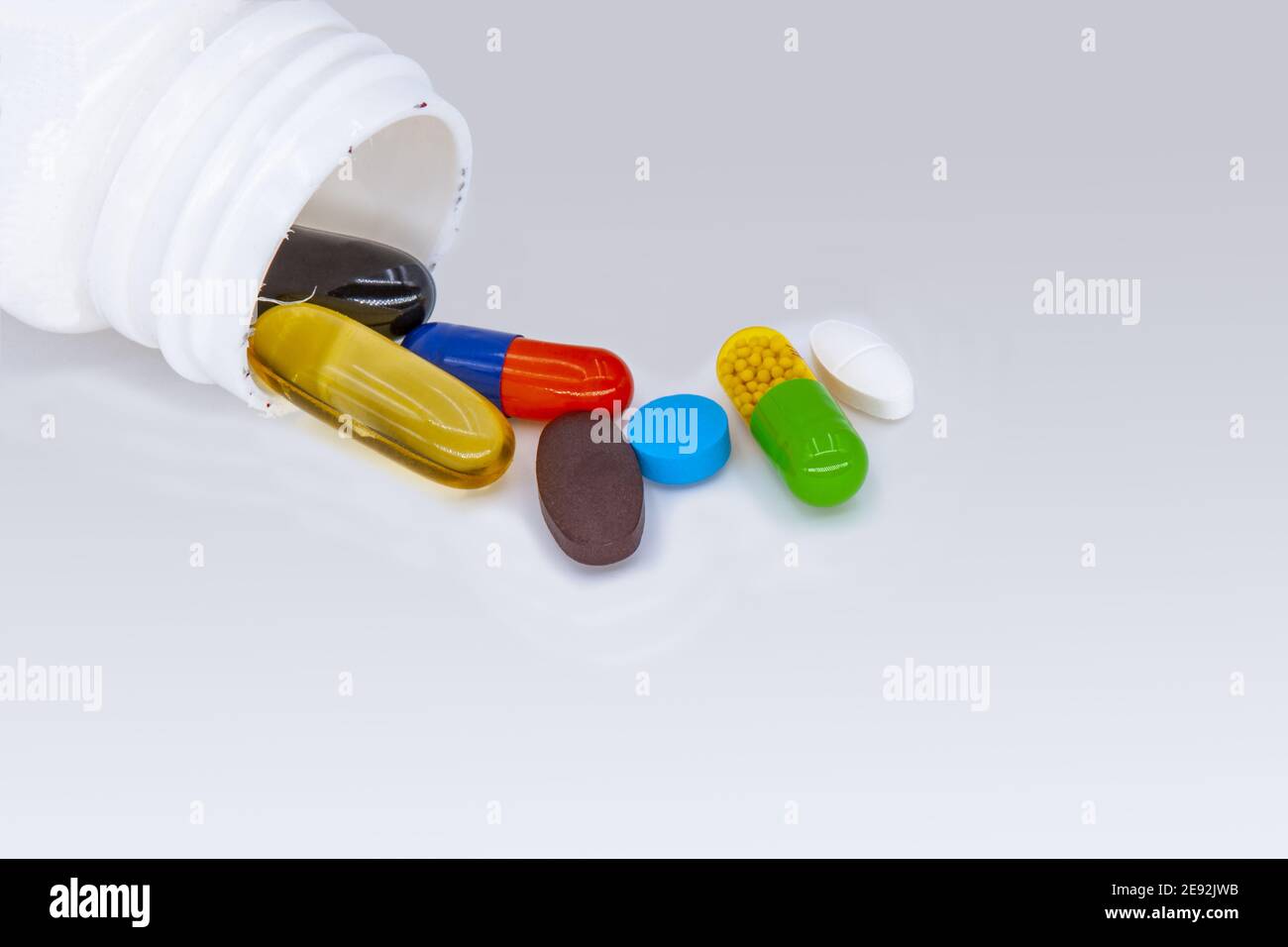 Western medicine still life treatment pills hi-res stock photography ...