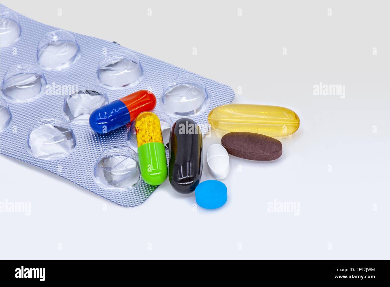 Western medicine medical drugs -- -- -- -- -- - capsules and tablets ...