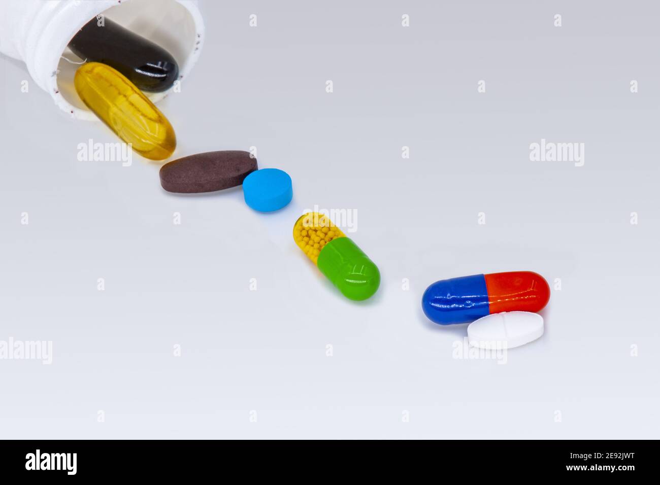 Western medicine medical drugs -- -- -- -- -- - capsules and tablets ...