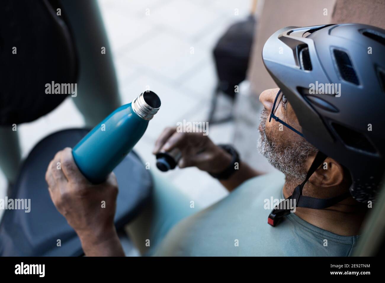 Group of seniors drinking water hi-res stock photography and images - Alamy
