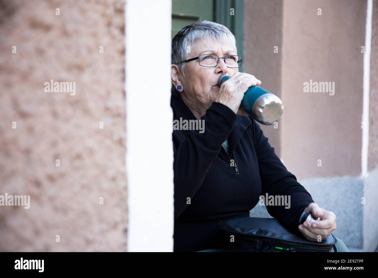Woman thirsty hi-res stock photography and images - Alamy