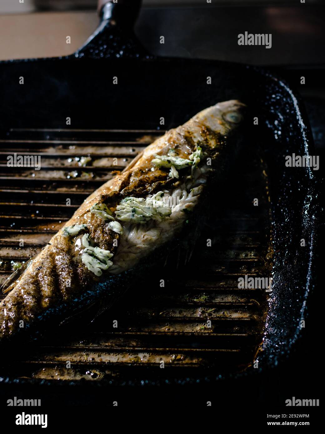 Whole fish hi-res stock photography and images - Alamy