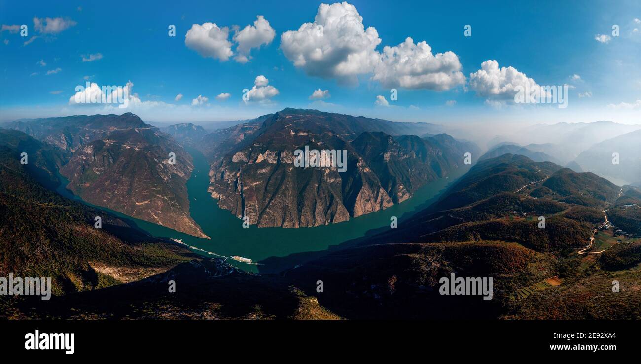 Chongqing three gorges wu gorge scenery Stock Photo - Alamy