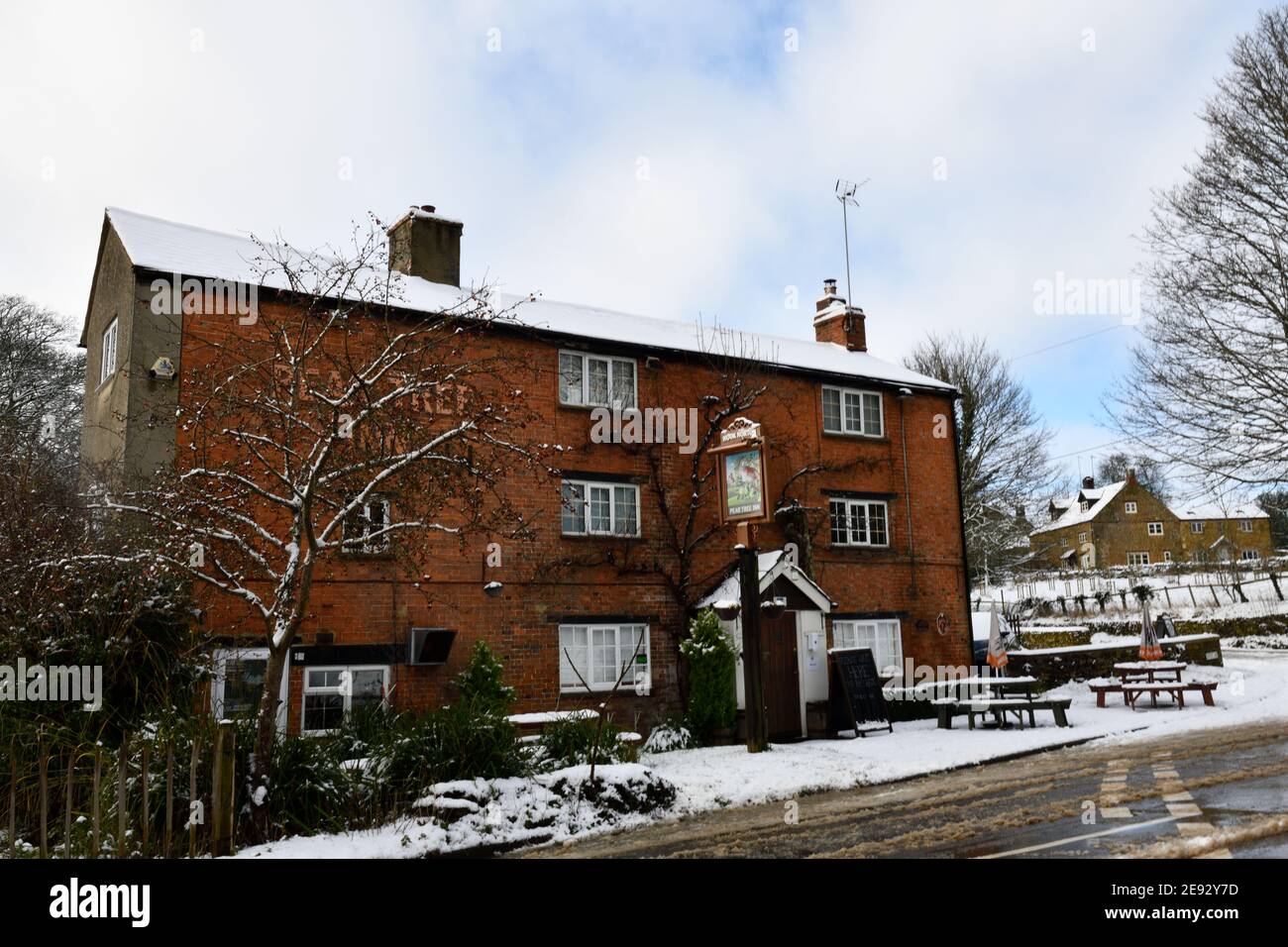 Pear tree inn hook norton hi-res stock photography and images - Alamy