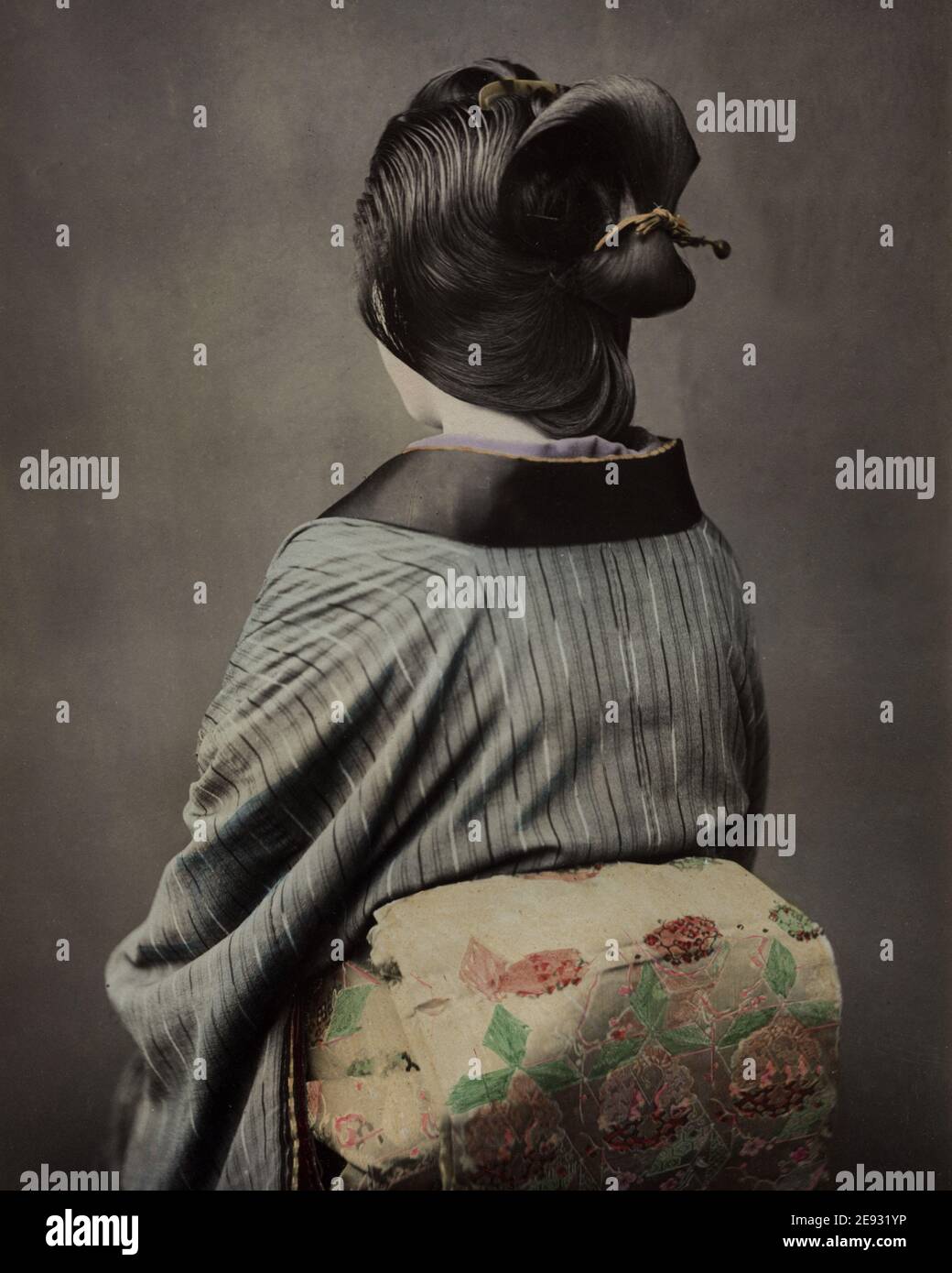 Geisha japan and back view hi-res stock photography and images - Alamy