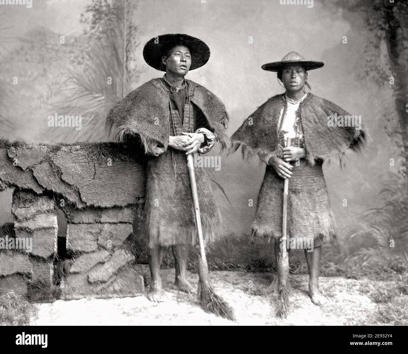 Late 19th century photograph - Chinese sweepers with brushes and grass ...