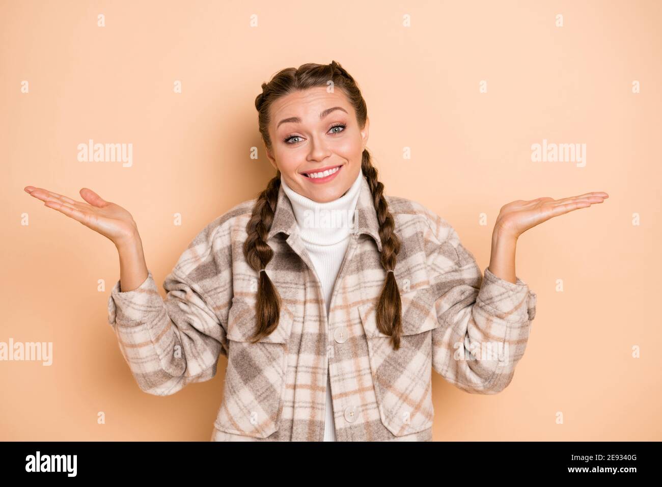 Shrug Shoulders High Resolution Stock Photography and Images - Alamy