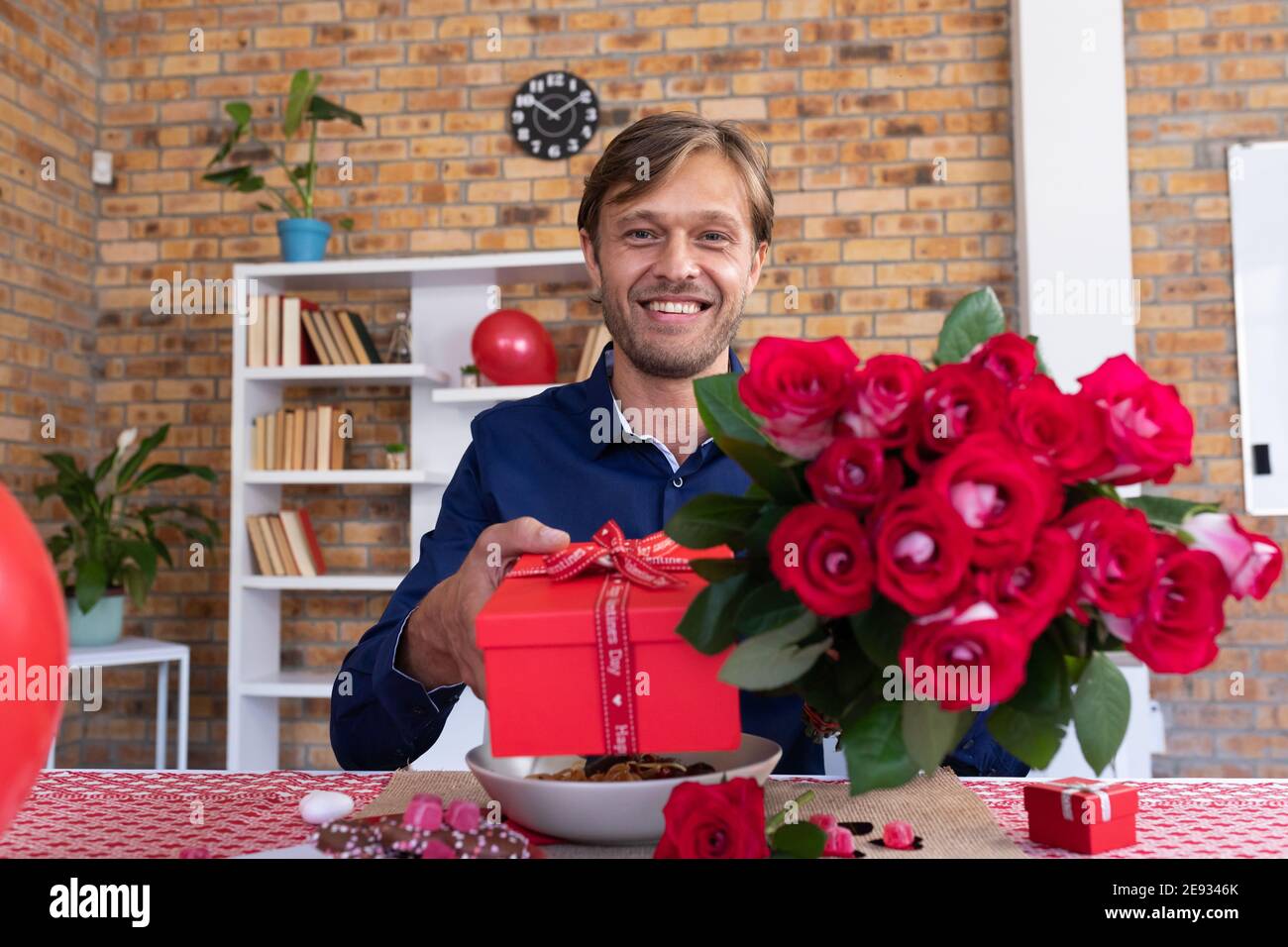 Making roses hi-res stock photography and images - Alamy