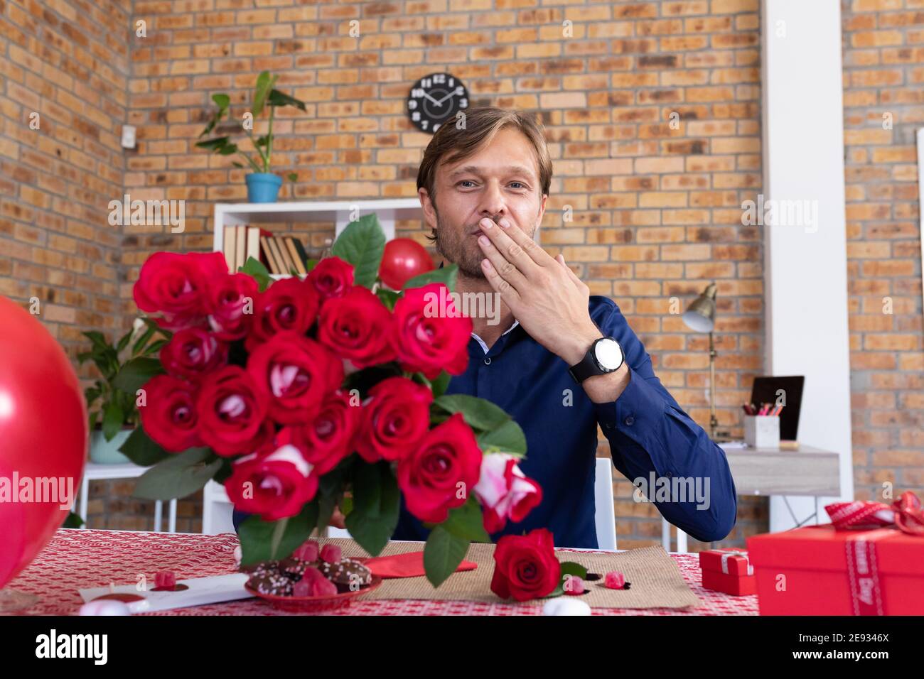 Making roses hi-res stock photography and images - Alamy