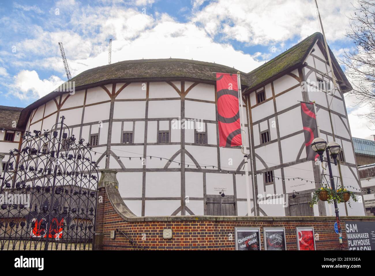 Exterior Theatre London High Resolution Stock Photography and Images ...