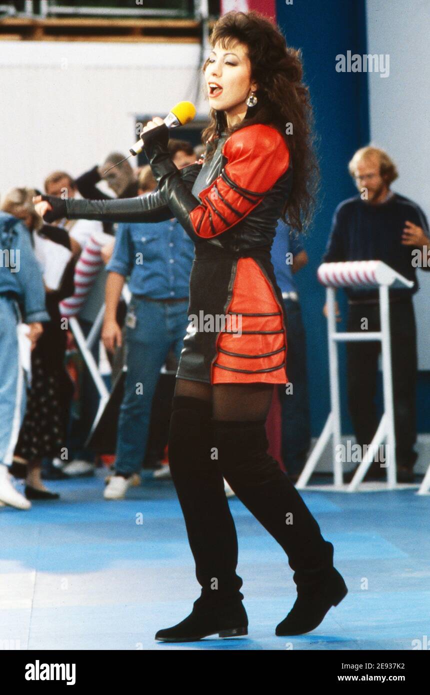 Jennifer Rush, amerikanische Sängerin, bei einem Auftritt, Deutschland ...