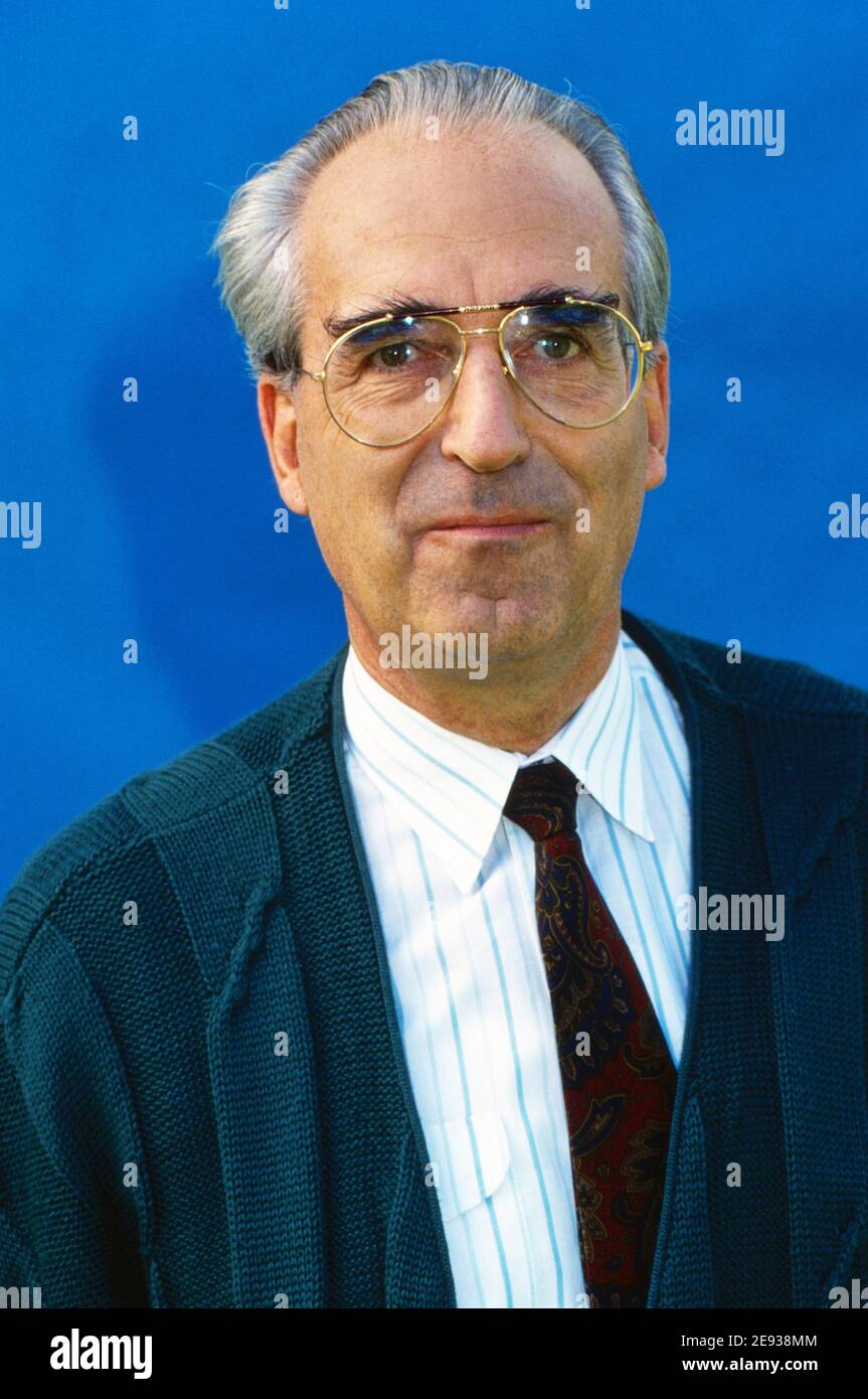 Günther von Lojewski, deutscher Journalist und Intendant des SFB in ...