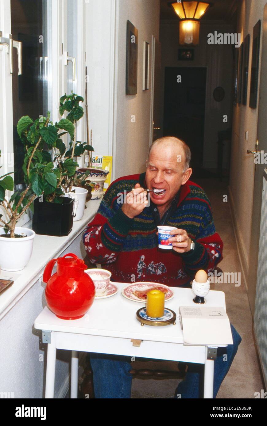 Zuhause bei Lutz Mackensy, deutscher Schauspieler, Hörspiel- und ...