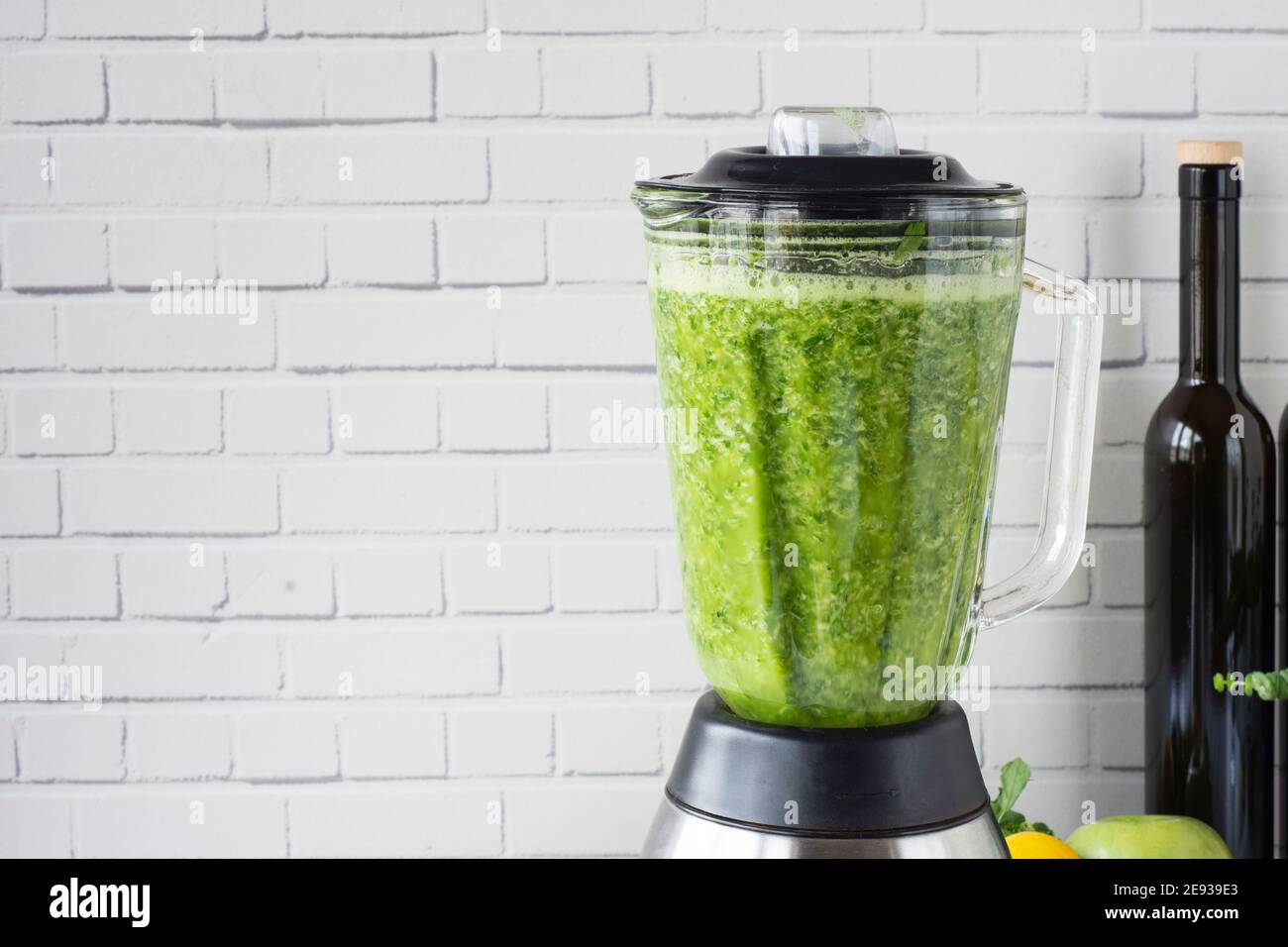 Blender wall hi-res stock photography and images - Alamy
