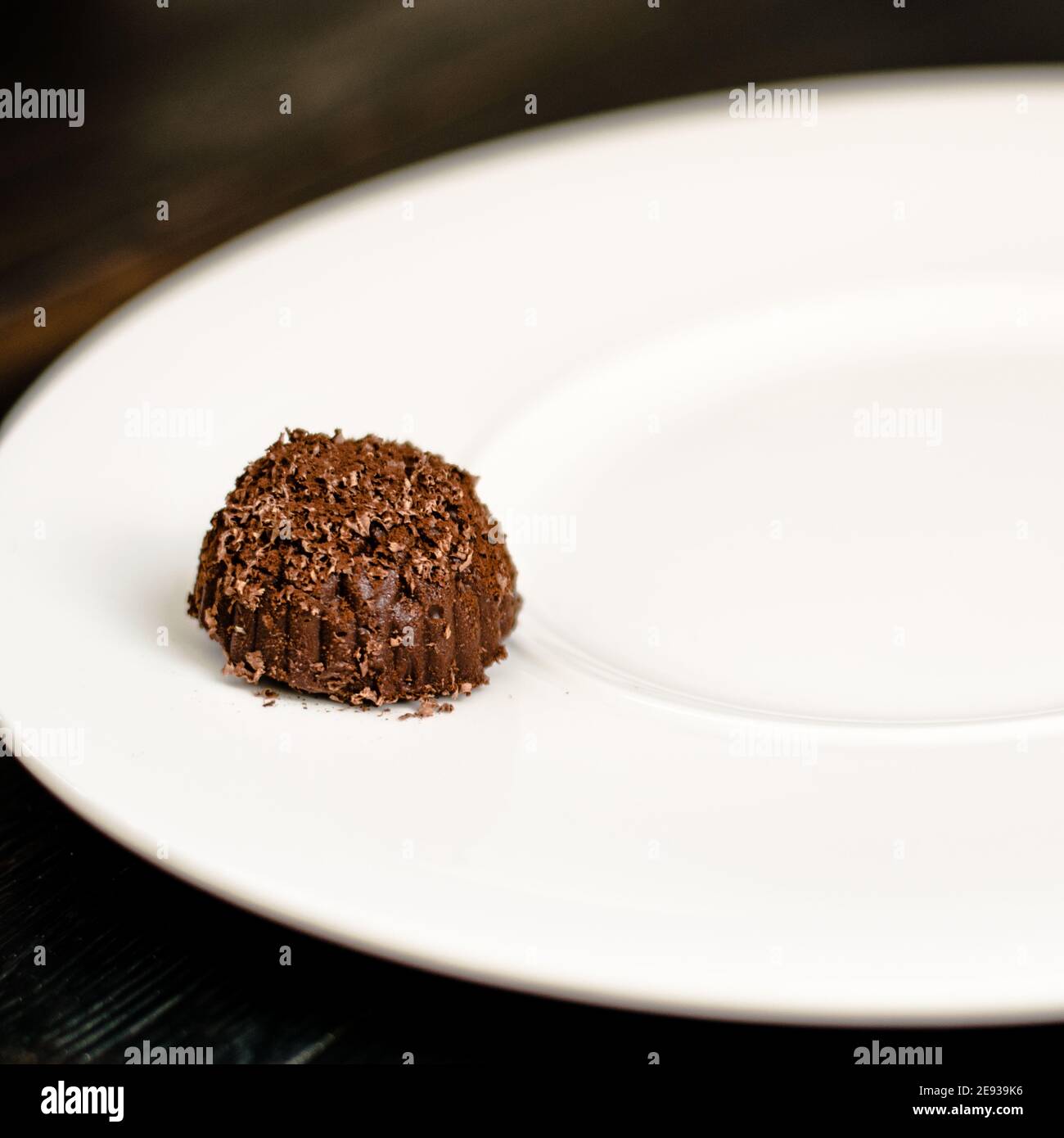 Luxury chocolate pastry hi-res stock photography and images - Alamy