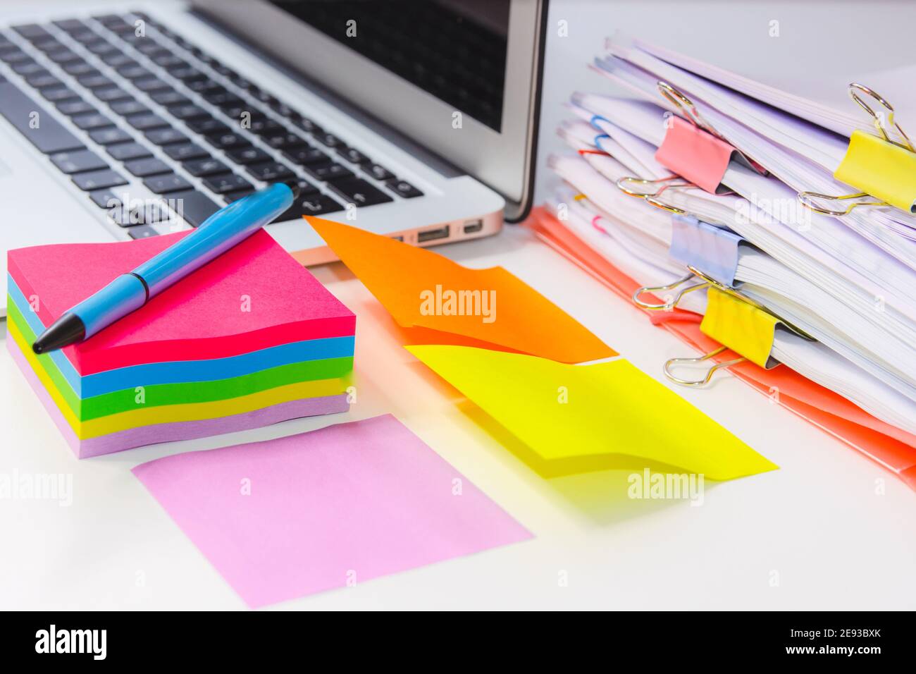 Pile of papers executive hi-res stock photography and images - Alamy