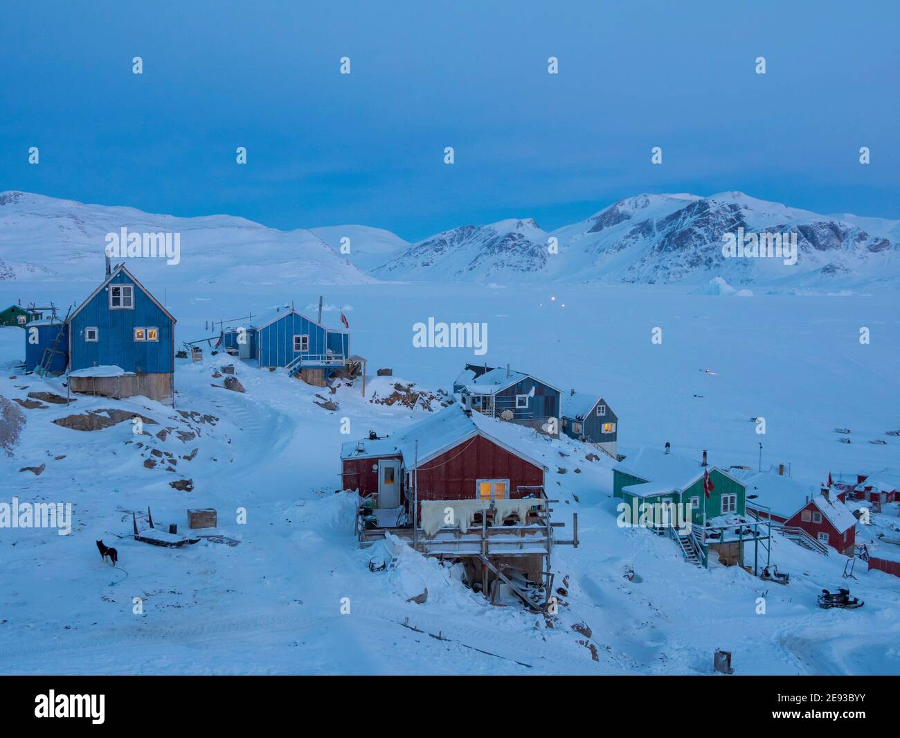 Snowmobile inuit hi-res stock photography and images - Alamy