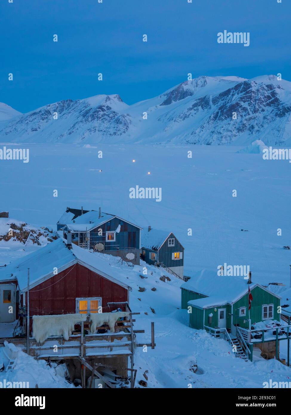 Snowmobile inuit hi-res stock photography and images - Alamy