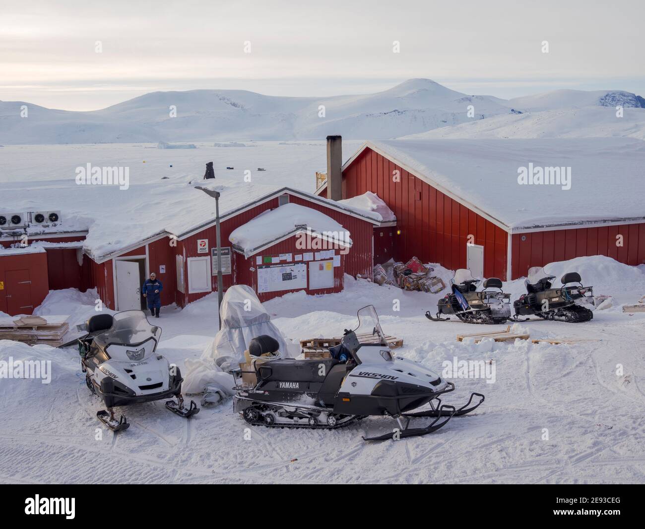Snowmobile inuit hi-res stock photography and images - Alamy