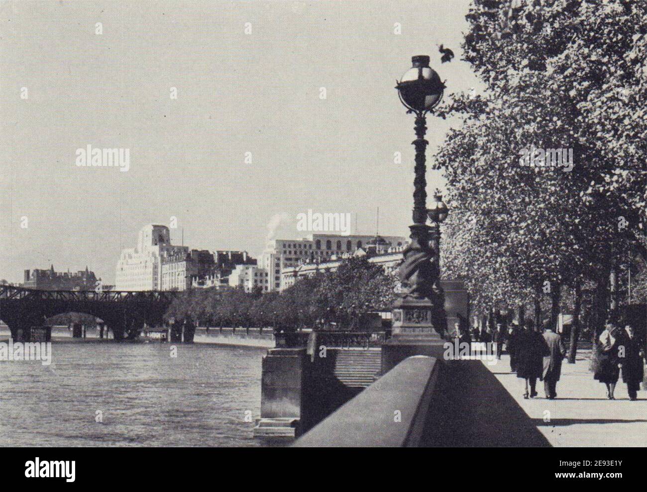 Vintage victoria embankment hi-res stock photography and images - Alamy