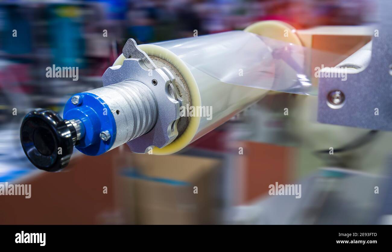 Laminating and rewinding kind of protective film machine with clamping ...