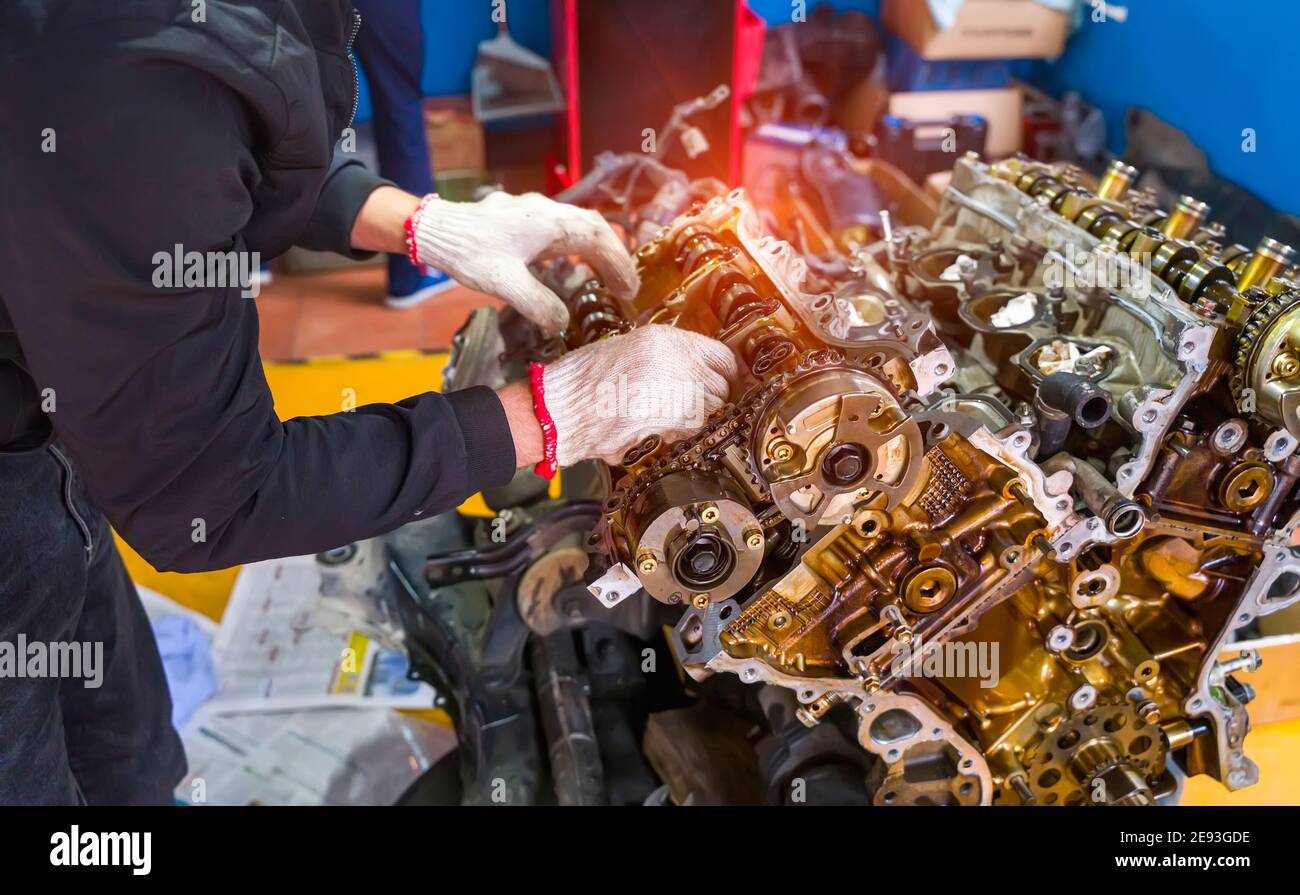 Assemble car parts hi-res stock photography and images - Alamy