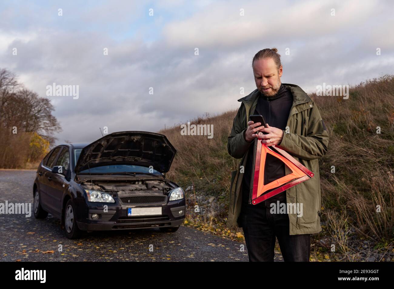 Emergency warning phone hi-res stock photography and images - Alamy