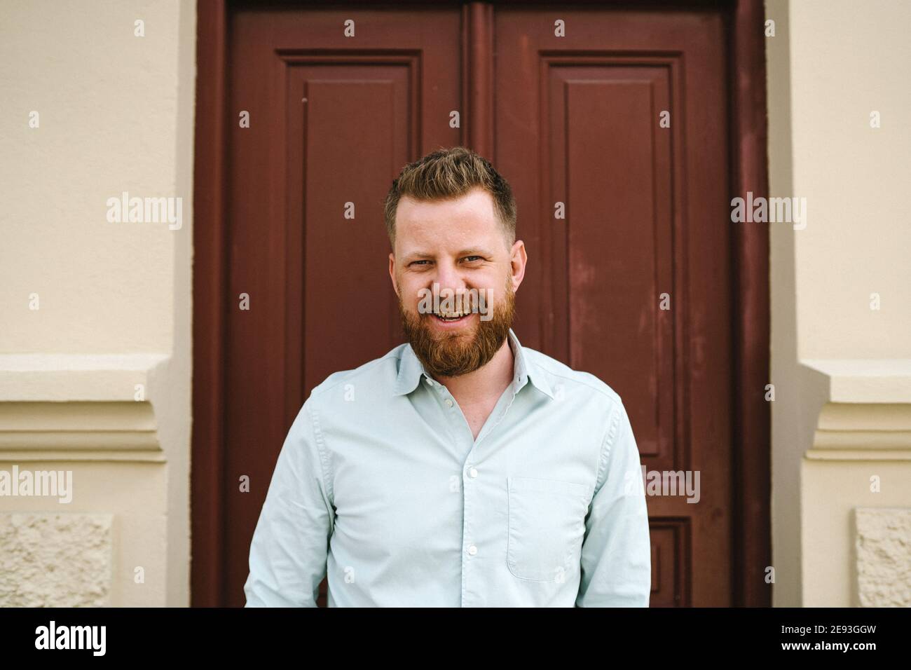 Man 35 portrait smile hi-res stock photography and images - Alamy