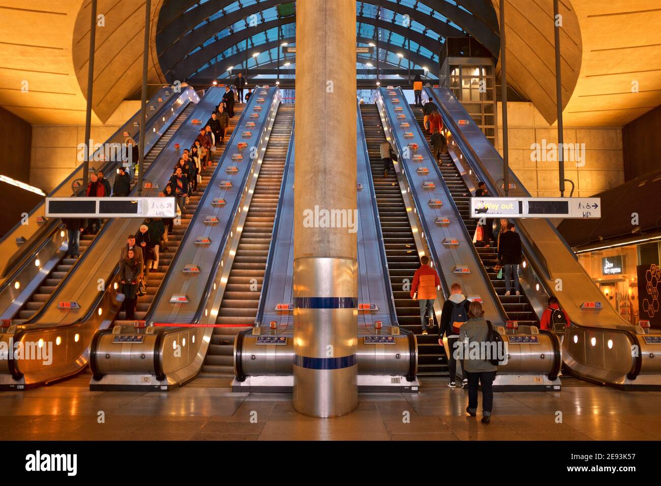 Underground railway bank station hi-res stock photography and images ...