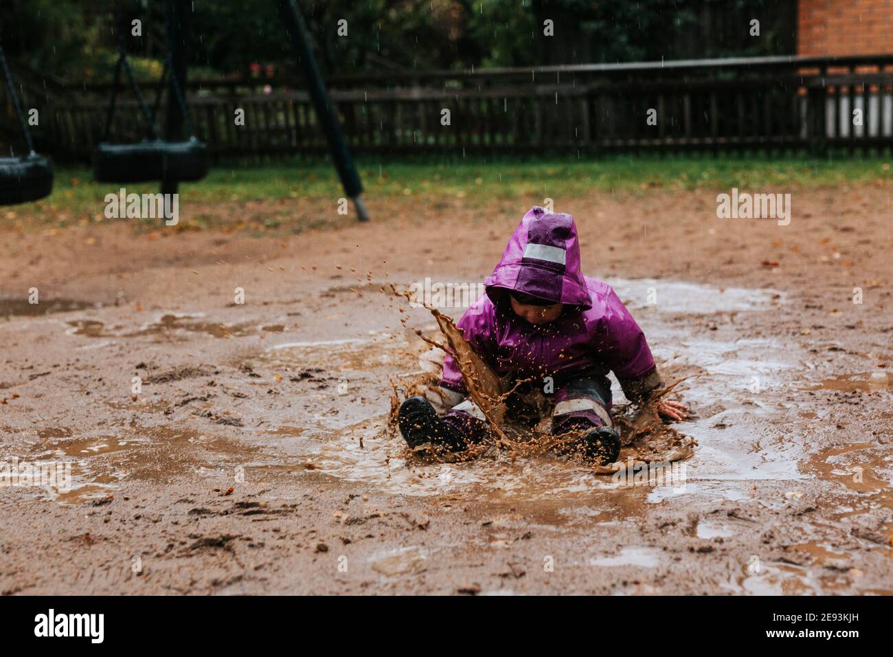 Splashing puddle looking down hi-res stock photography and images - Alamy