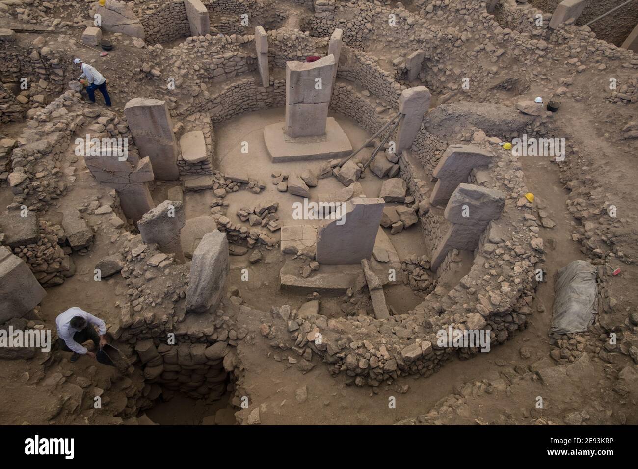 Archaeologists uncover the ancient Neolithic site of Göbekli Tepe in ...